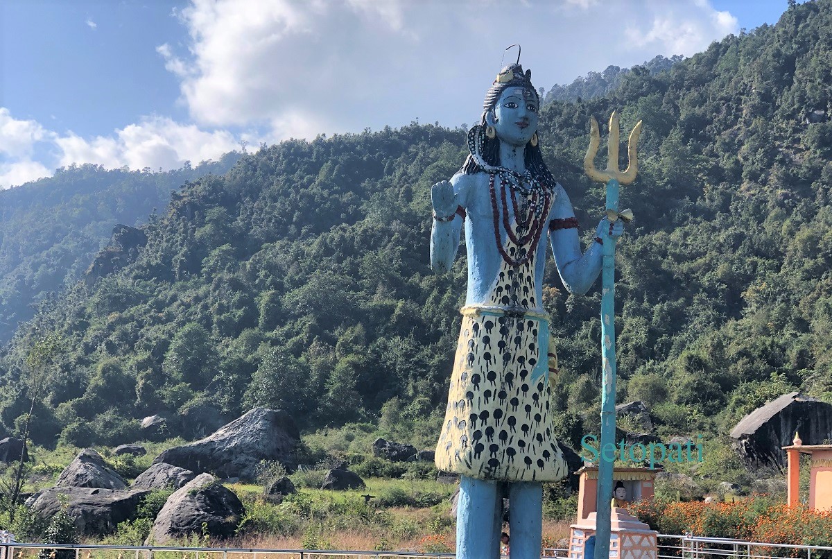 १४ वर्षदेखि सिंगै पहाड सिँगार्न लागिपरेका 'अछामी बड्डा' :: गोकर्णप्रसाद ...