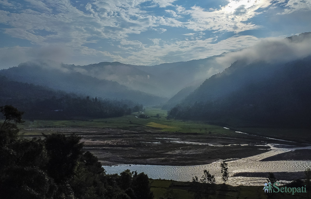 गोरखा दरौंदी वरपरको सुन्दरता (तस्बिरहरू) :: नवीनबाबु गुरूङ :: Setopati