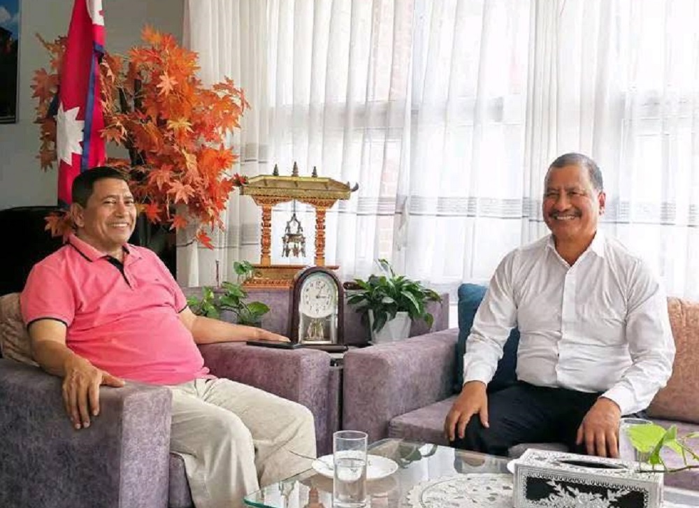 माओवादी वरिष्ठ उपाध्यक्ष श्रेष्ठ र नेकपा महासचिव विप्लवबीच भेटवार्ता ...