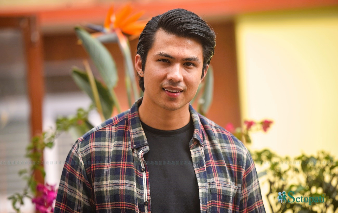 तँ पनि हिरो बन्ने भनेर साथीहरूले मजाक उडाउँथे- अनमोल केसी (भिडिओ ...