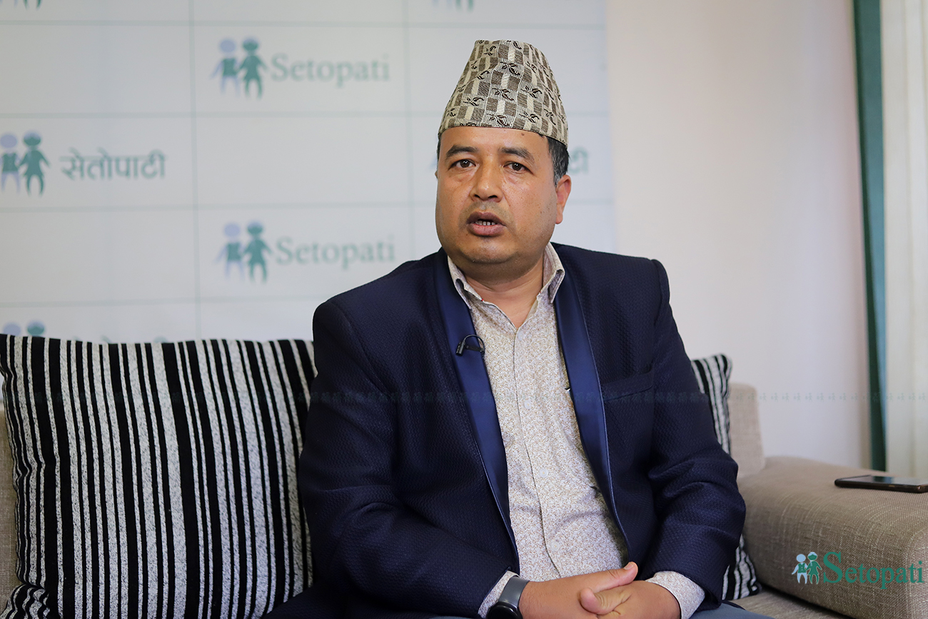 एमालेले गर्‍यो महेश बस्नेतलाई भक्तपुर २ मा उम्मेदवार सिफारिस ...