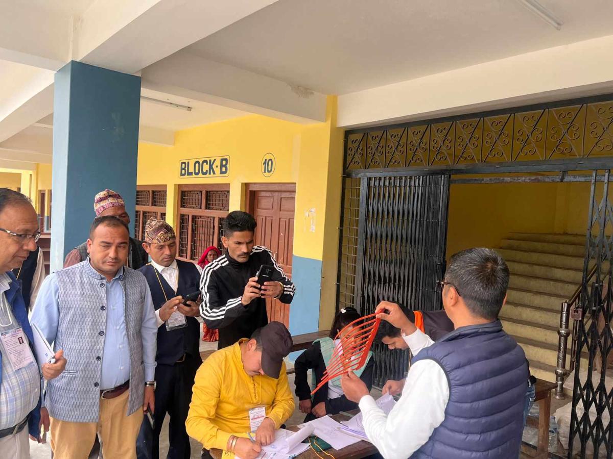 बझाङमा यसरी भइरहेको छ मतदान (तस्बिरहरू) :: सेतोपाटी संवाददाता :: Setopati