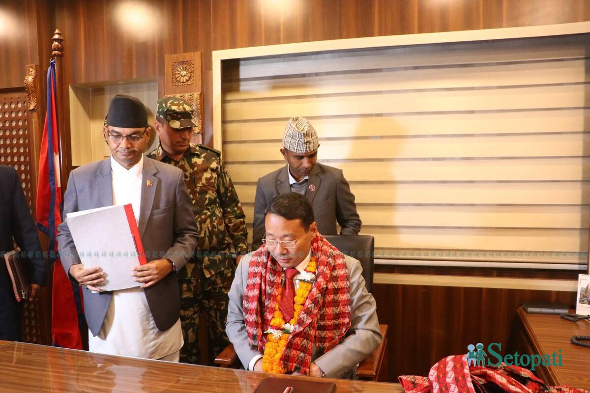 नवनियुक्त अर्थमन्त्री पुनले सम्हाले कार्यभार, यस्ता छन् निर्णयहरू ...