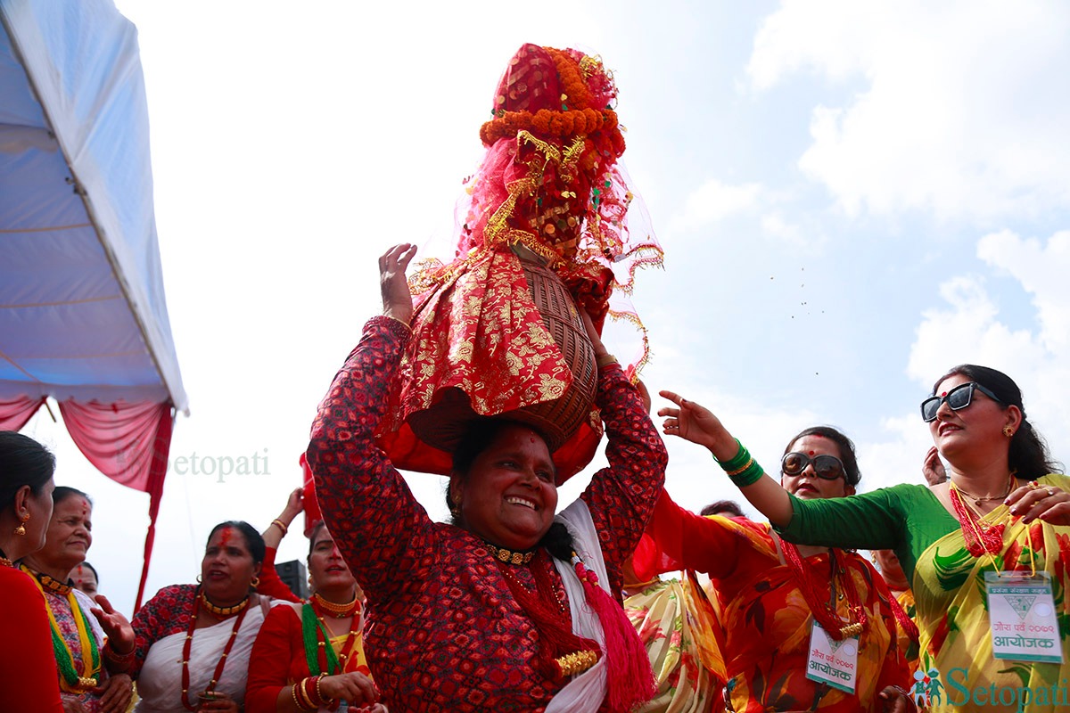 टुँडिखेलमा यसरी मनाइयो गौरा पर्व (तस्बिरहरू) :: नवीनबाबु गुरूङ :: Setopati