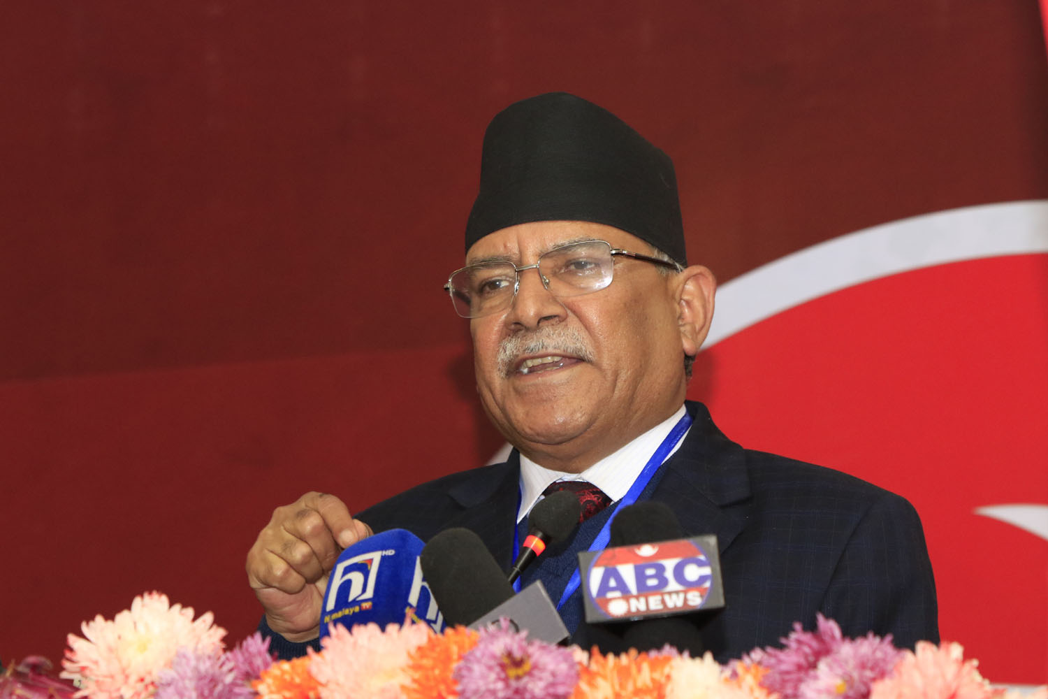 पत्रकार सम्मेलन गर्दै प्रचण्ड :: सेतोपाटी संवाददाता :: Setopati