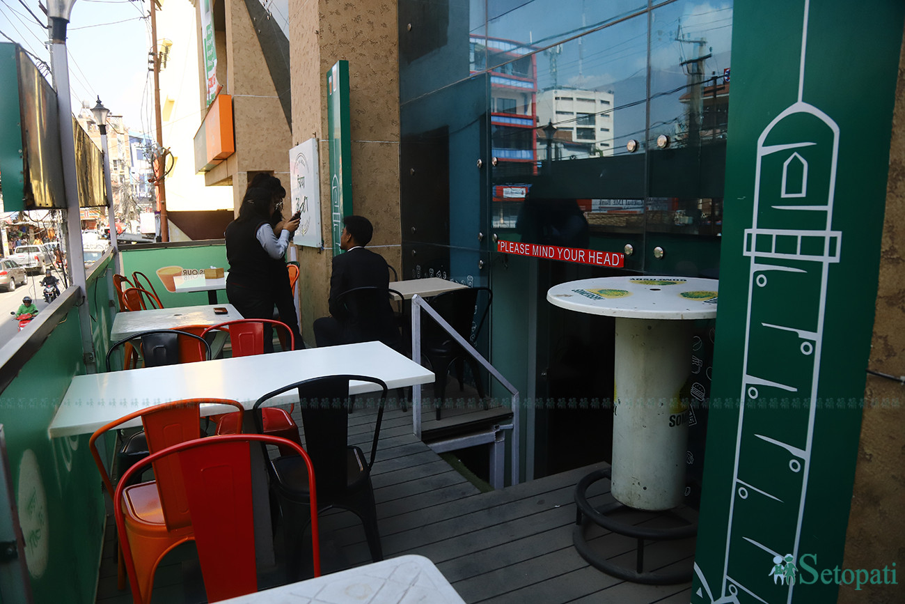 कलाकारहरूको 'चिया अड्डा' :: अनुषा अधिकारी :: Setopati