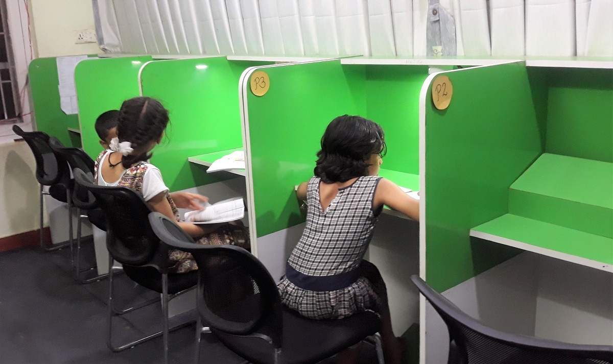 जसले विद्यार्थीहरूका निम्ति बनाए क्यान्टिनसहितको 'पढ्ने कोठा' :: अनुषा ...